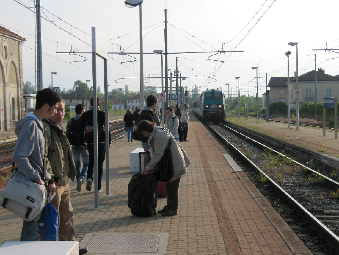 Addio al diretto Acqui-Torino? I pendolari non ci stanno - La Nuova ...