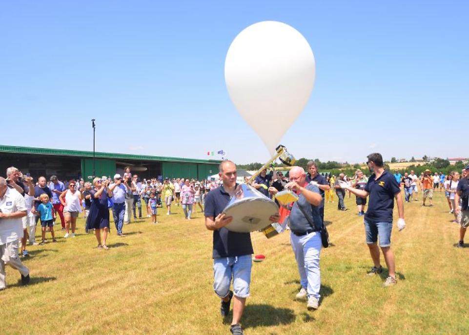 Un Guinness dei Primati che parla astigiano: quello del lancio del ...